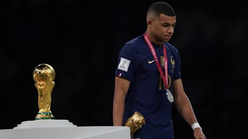 Mbappe returned to the field after shaking off the gloom of the World Cup